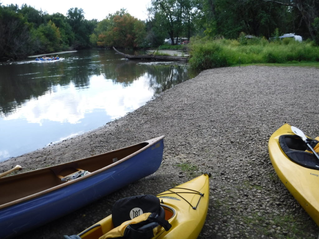 Dodging the Tubers on the Sugar River 2019 - Quiet Paddling Wisconsin