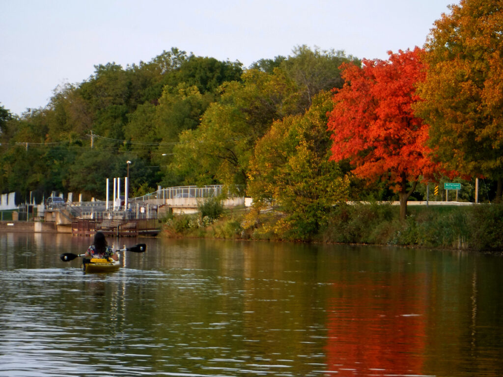 Bunches of Big Boats at Babcock Park - Quiet Paddling Wisconsin